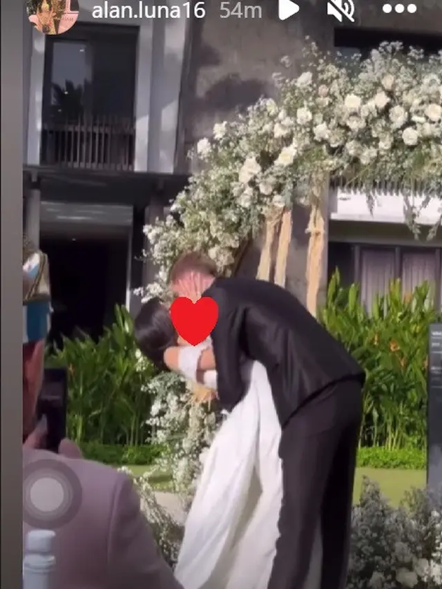 Lucinta Luna Pamer Momen Tunangan dengan Alan Pakai Gaun Pengantin Ala ...
