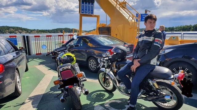 6 Potret Transformasi Nyoman Paul Aro, Pernah Jadi Pemain Bola di ...