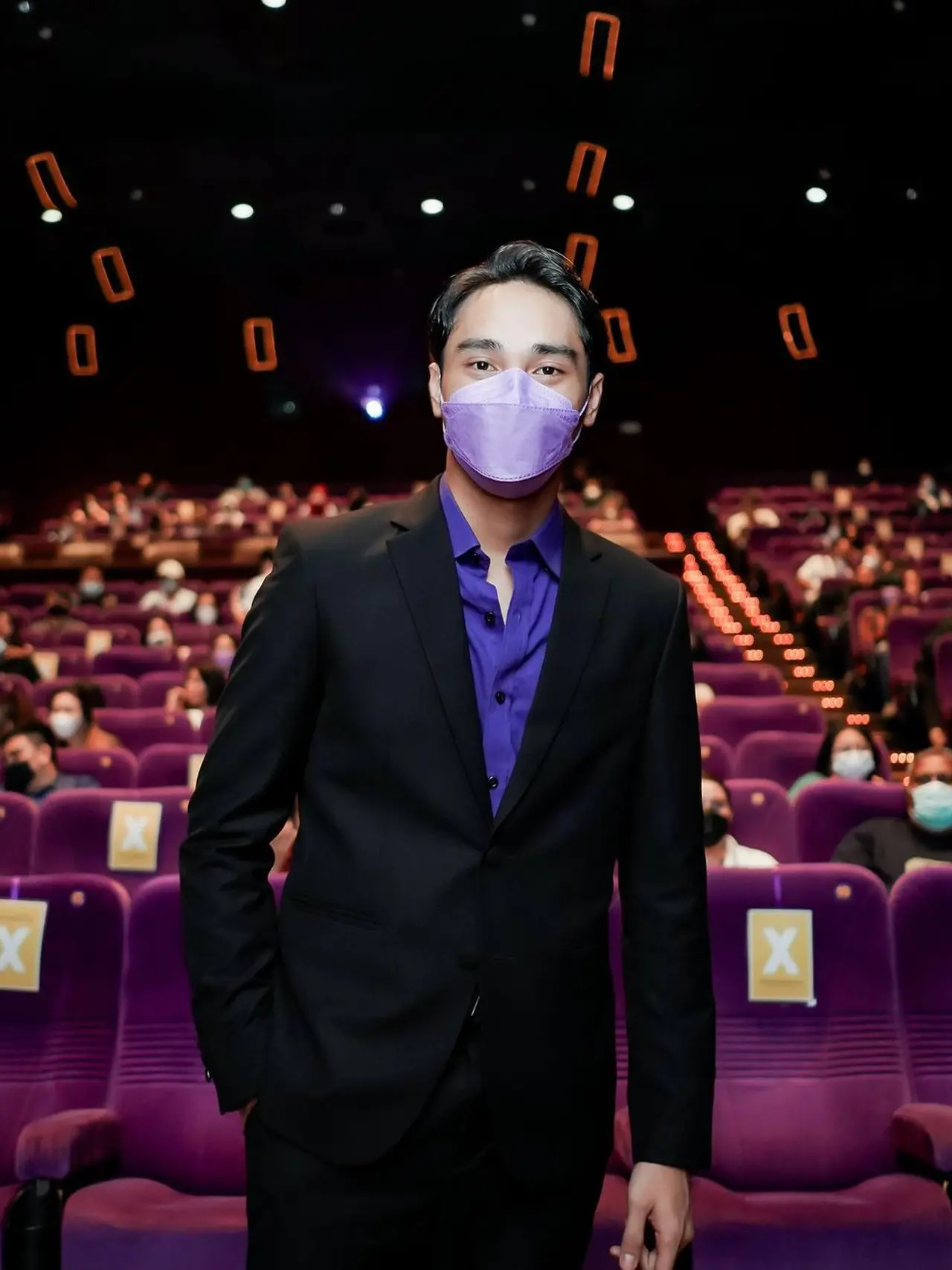 5 Potret Achmad Megantara Saat Menghadiri Gala Premiere Film Backstage ...