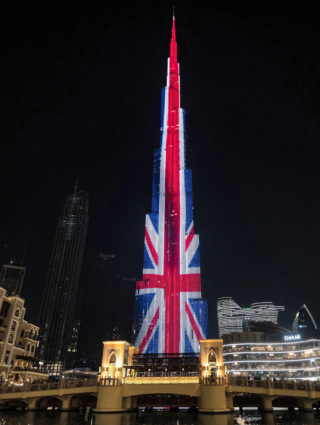 Ketika Burj Khalifa Beri Penghormatan pada Ratu Elizabeth II - Foto ...