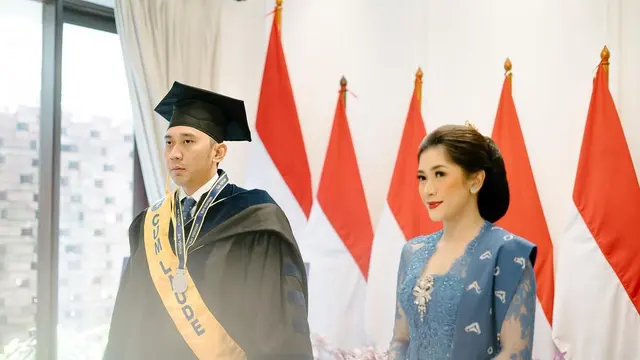 7 Potret Aliya Rajasa di Wisuda S3 Ibas Yudhoyono, Tampil Menawan - Hot ...