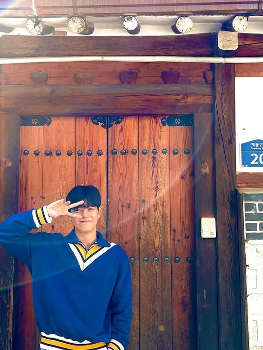 Potret Park Solomon dengan Visual Memikat yang Bikin Meleleh - Foto ...