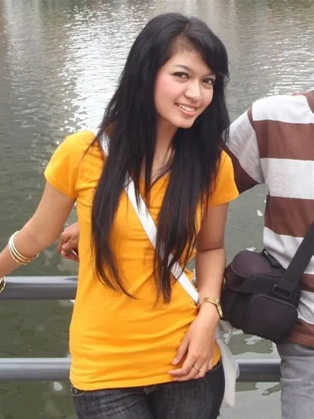 10 Potret Lawas Selvi Ananda Istri Gibran Rakabuming Raka, Pernah Jadi Putri Solo 2009 - Hot ...