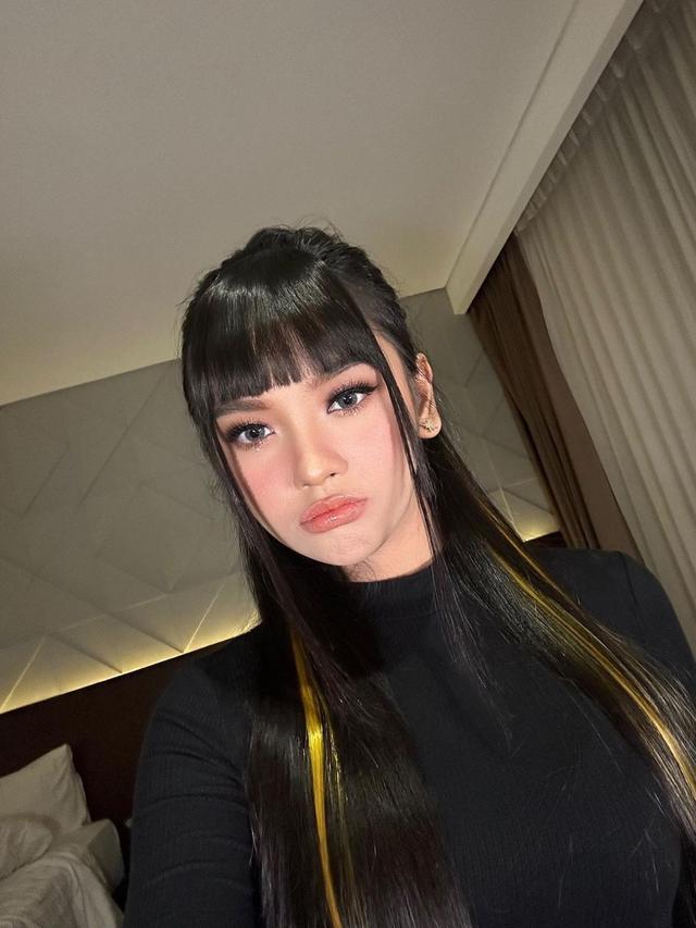 Mau Poni tapi Takut Salah Model? Ini 10 Gaya Poni yang Cocok untuk ...