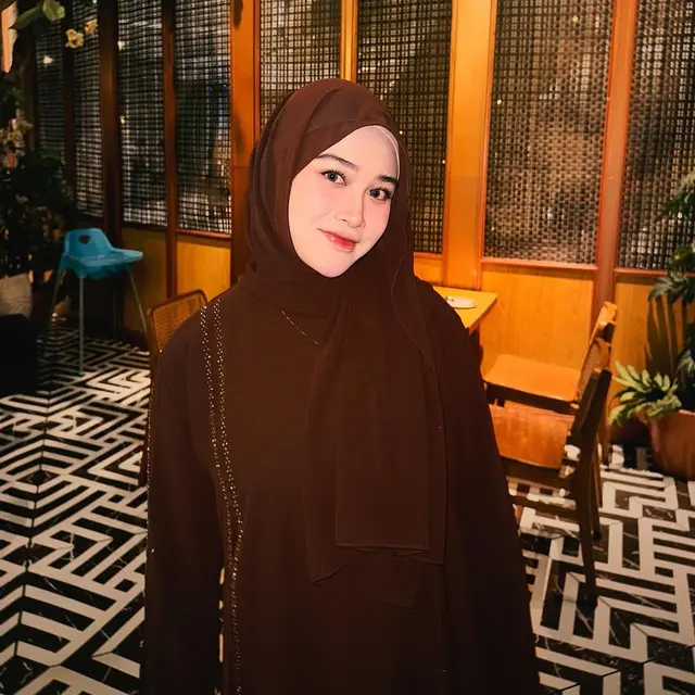 6 Potret Khansa Mariska Calon Istri Gus Azmi, Curi Perhatian Dilamar di ...