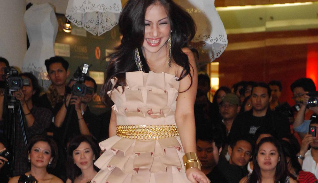 Flirt Inc Dalam Sexy Glam - Photo Fimela.com