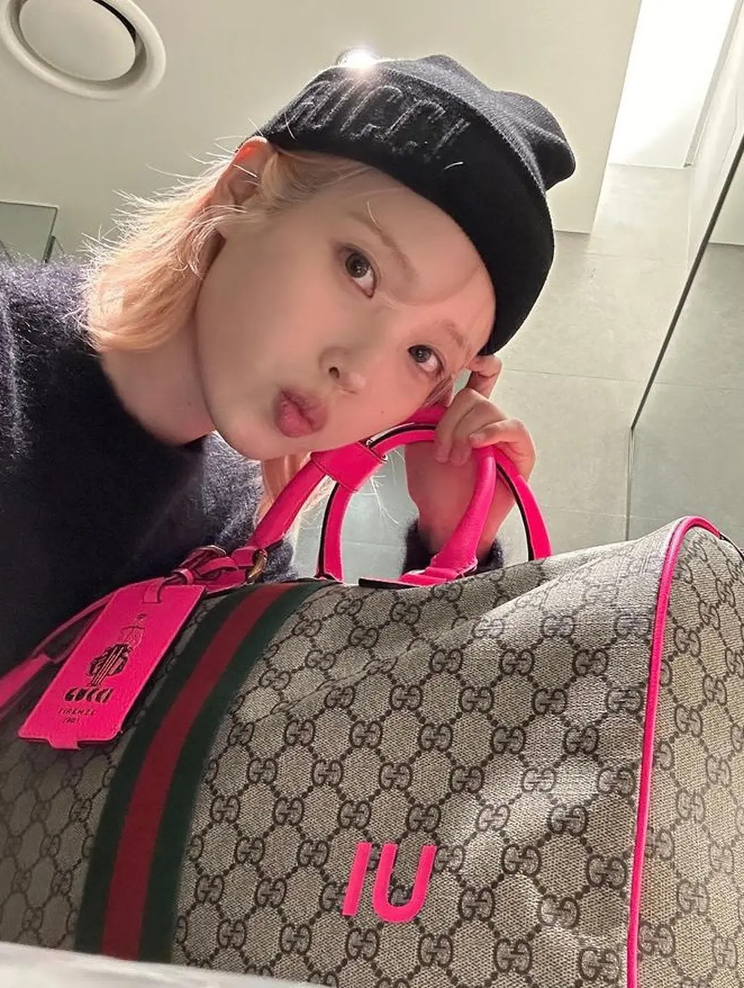 Mengejutkan, 6 Tampilan Terbaru IU dengan Gaya Rambut Pendek Wolf Cut ...