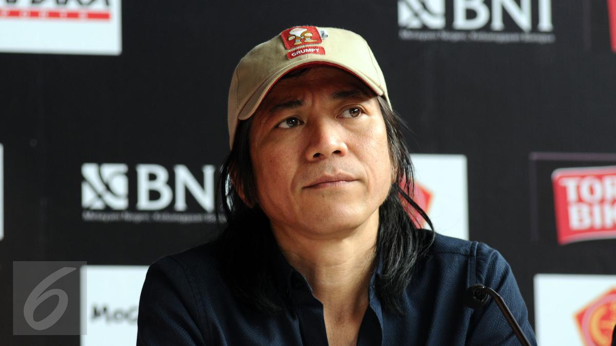 Abdee Negara Manggung Bareng Slank di HUT RI - ShowBiz Liputan6.com