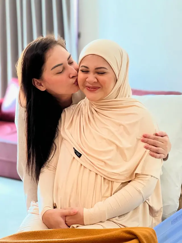 Sudah di Rumah Sakit, Ini 6 Potret Kesha Ratuliu Jelang Melahirkan Anak Ketiga - ShowBiz ...