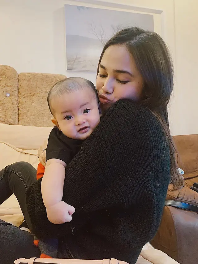 6 Potret Kebersamaan Syifa Hadju dengan Keponakan Rizky Nazar, Bak Adik Kandung - Hot Liputan6.com