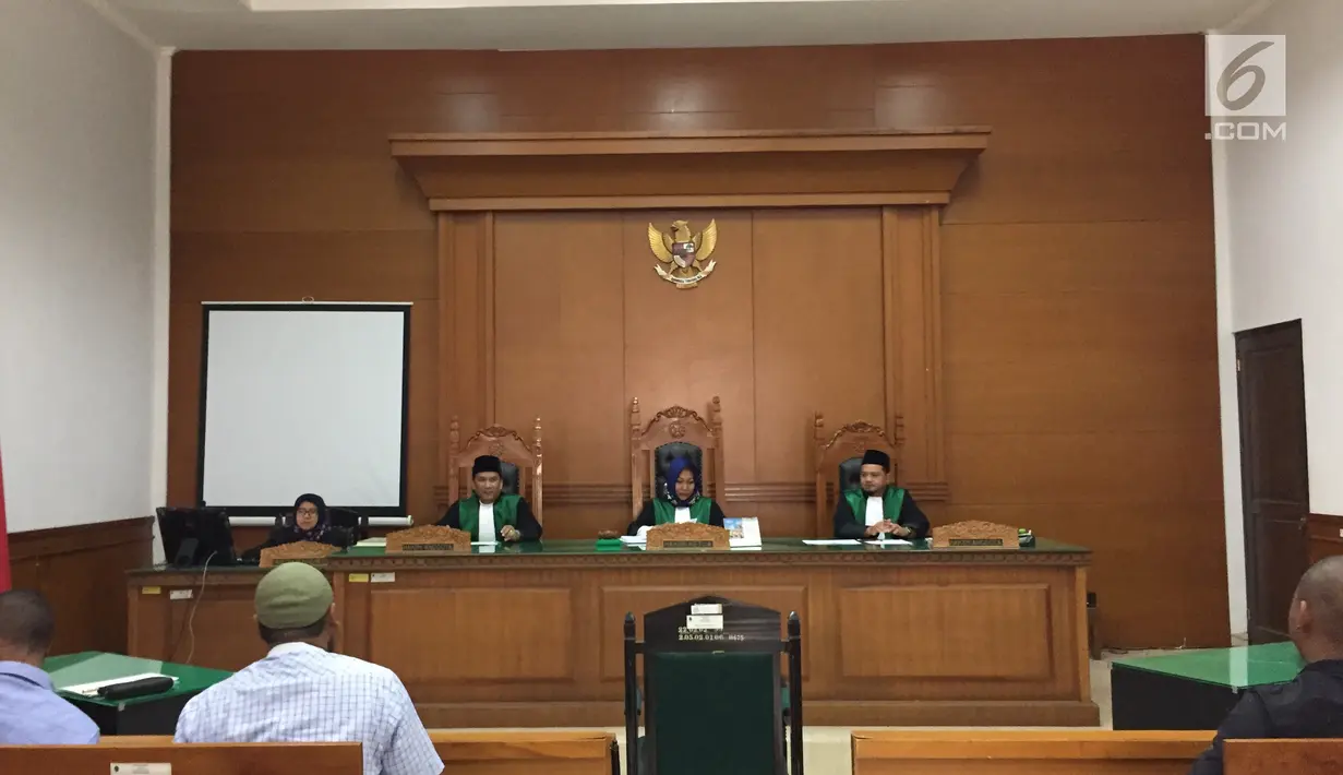 FOTO: Diputus Verstek, Caisar dan Indadari Resmi Bercerai - Foto ...