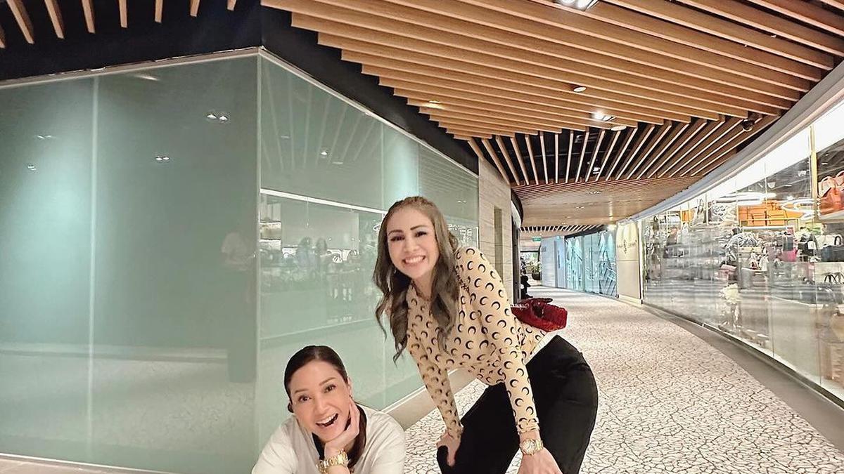 Tampilan Old Money Maia Estianty dan Momo eks Geisha Nonton Konser ...