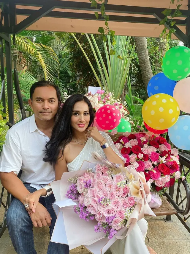 25 Tahun Bersama, Ini 6 Potret Transformasi Diah Permatasari dan Suami ...