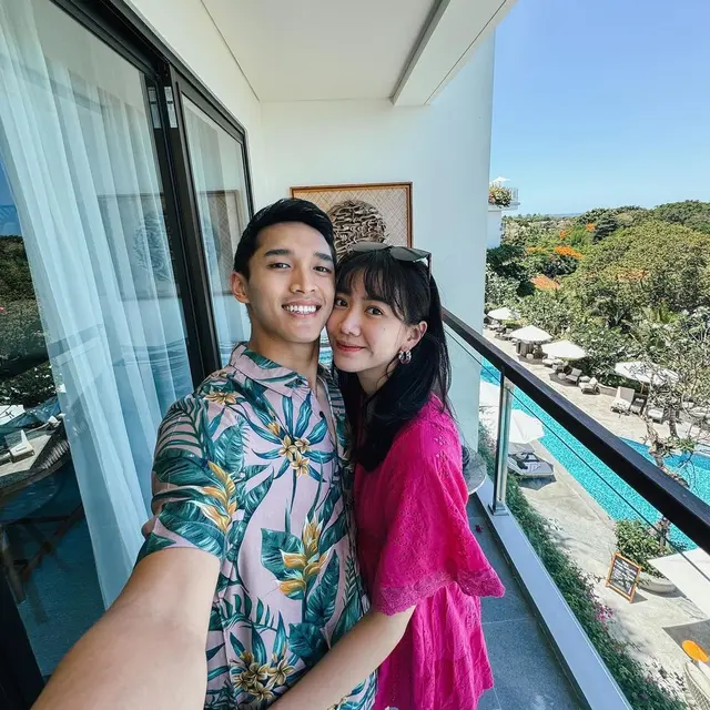 6 Pasangan Artis Ini Rayakan Natal dari Pacaran Sampai Nikah, Selalu Langgeng - Hot Liputan6.com