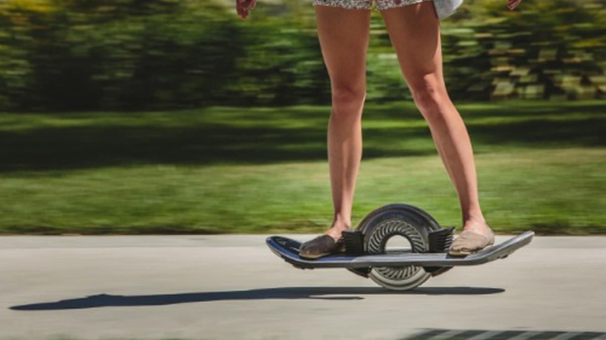 Hoverboard Satu Roda ala Back to the Future akan Masuk Pasaran ...