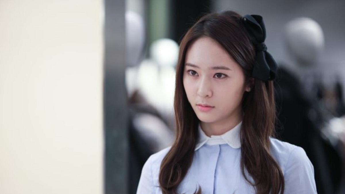 Krystal f(x) Pasang Muka Judes di MAMA 2015 - ShowBiz Liputan6.com