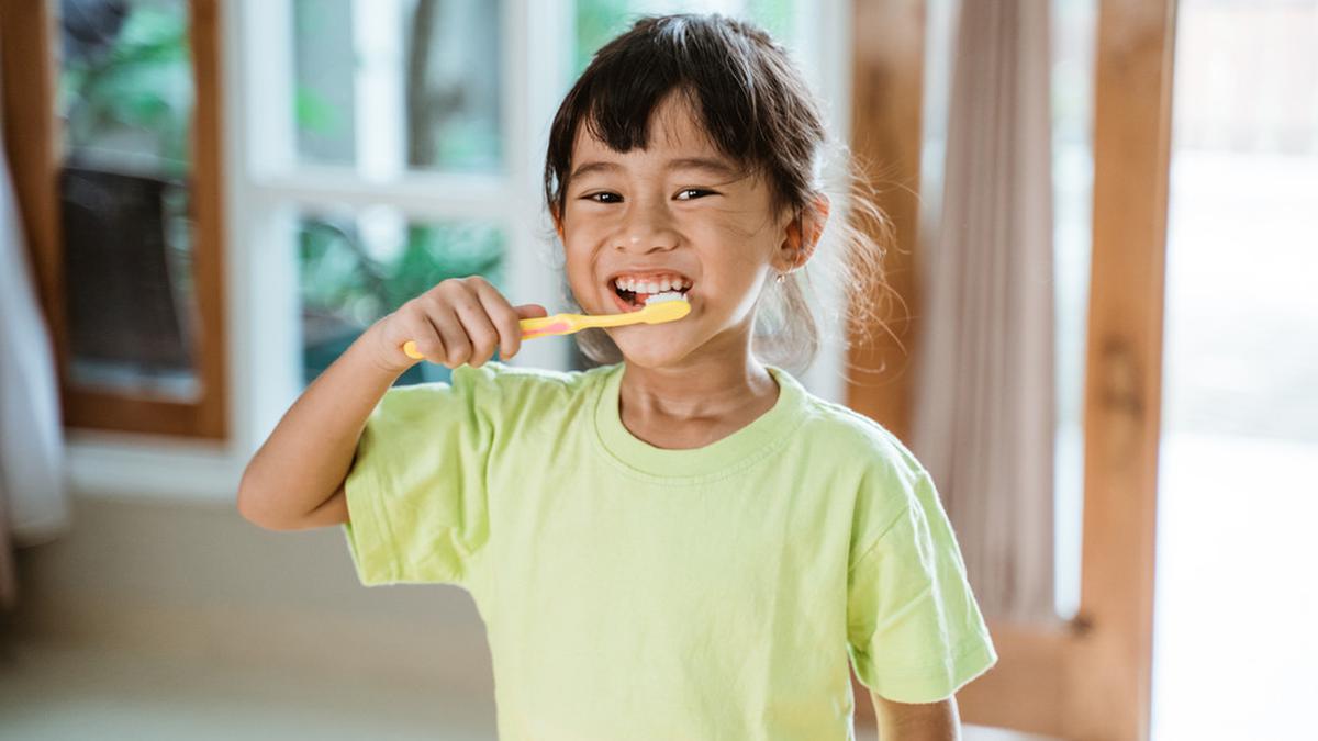 3 Tips Menyikat Gigi untuk Anak Usia 1 Tahun - Parenting Fimela.com