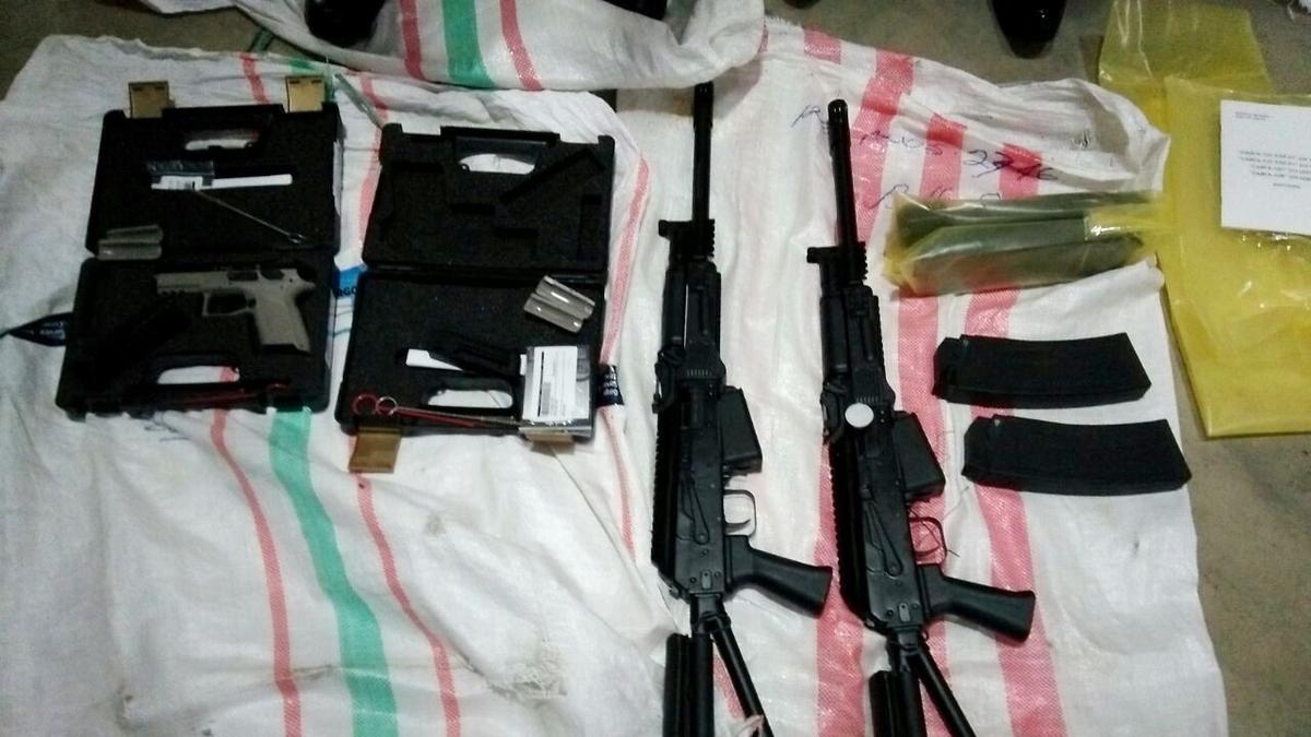 26 Pucuk Senjata Api yang Tertahan di Bandara Diserahkan ke BNN ...