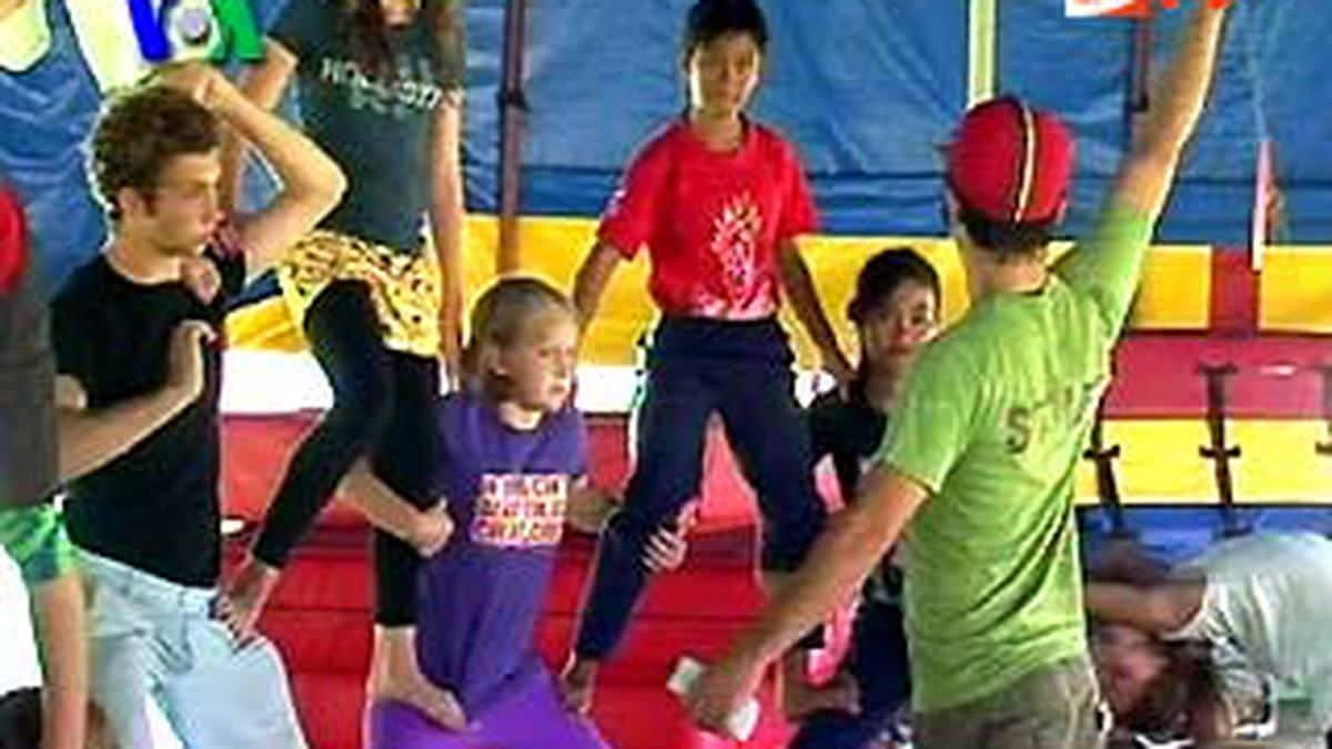 Pengalaman Bocah Cilincing Belajar Sirkus di AS - News Liputan6.com