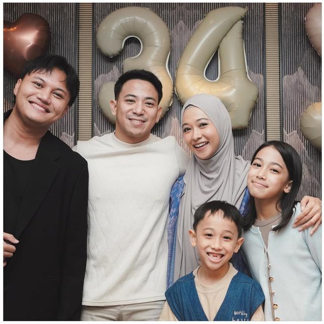 6 Potret Ultah Poppy Bunga ke-34 yang Penuh Kejutan, Undang Rizky Febian