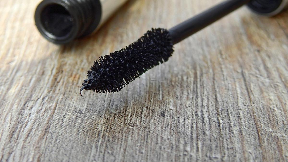 5 Rekomendasi Maskara Waterproof Terbaik yang Patut Dicoba, Buat Bulu ...