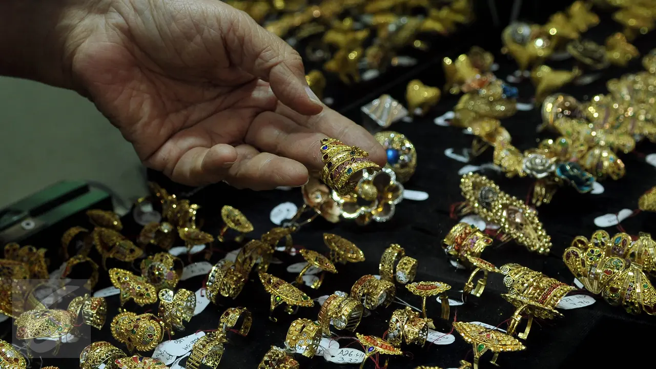 Terbaru, Cek Harga Emas Perhiasan Hari Ini 21 September 2025 - Bisnis ...