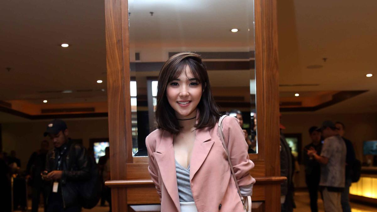 Gisel Menutup Tahun 2020 dengan Mengucap Syukur - ShowBiz Liputan6.com