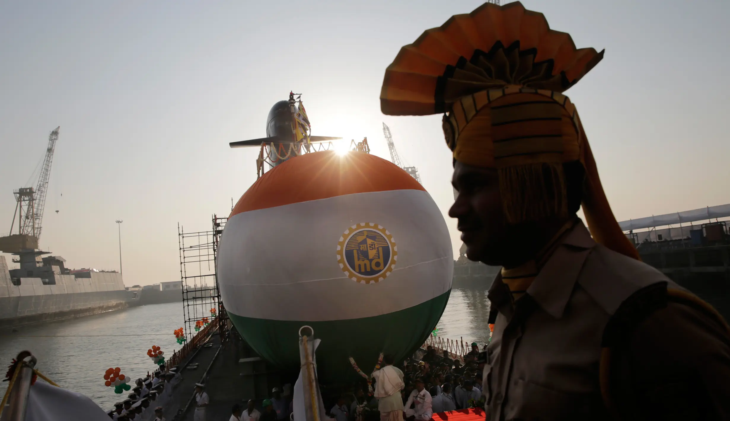 FOTO: India Luncurkan Kapal Selam Kelas Ketiga Scorpene Karanj - Foto ...