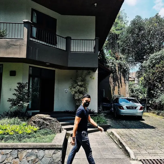 6 Potret Terbaru Giovanni Tobing, Pemeran Bondan di Sinetron Naluri ...