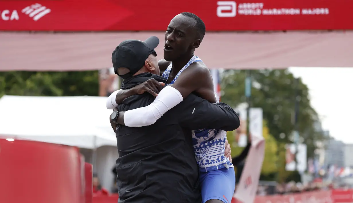 Foto: Mengenang Kembali Momen Kelvin Kiptum saat Catatkan Diri Sebagai ...