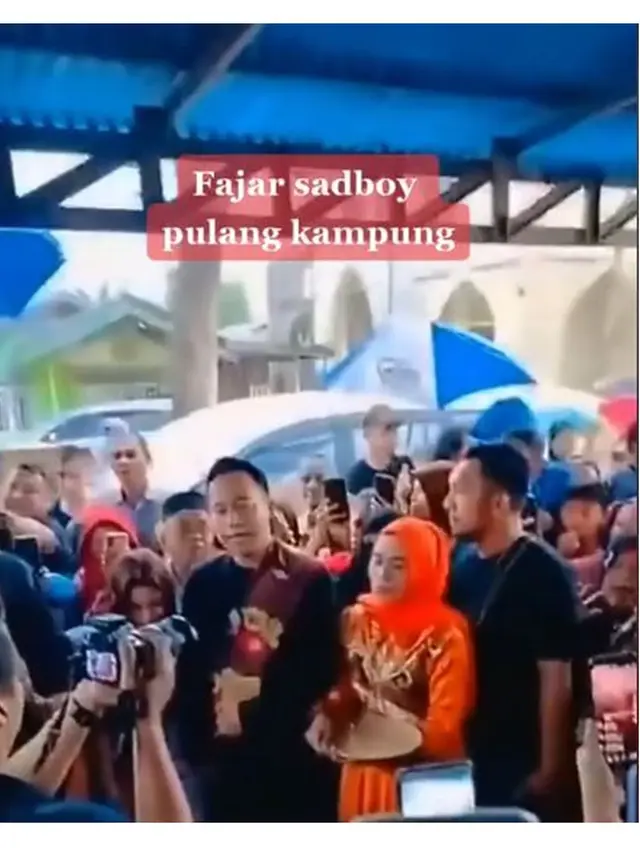 7 Momen Fajar Sad Boy Pulang ke Gorontalo Bareng Denny Cagur, Disambut ...