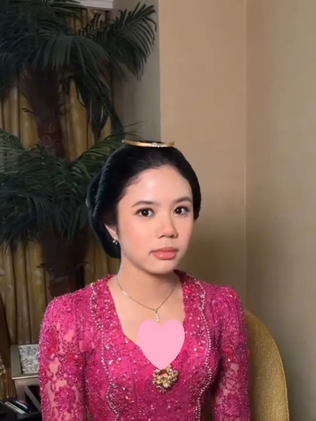 Model Kebaya Pink Safeea Ahmad di Ngunduh Mantu Al Ghazali, Anggun ...