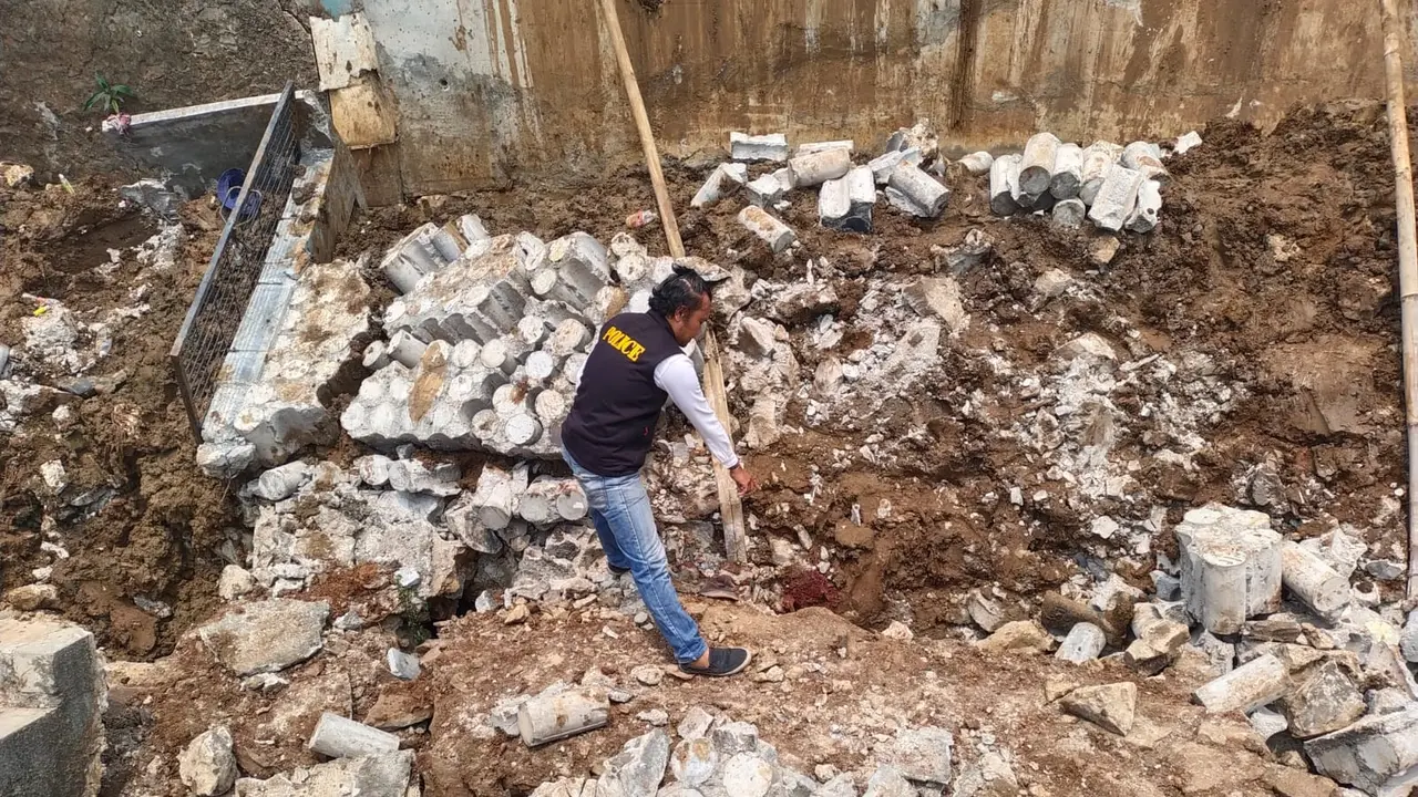 1 Pekerja Tewas Tertimpa Tembok Proyek di Tangerang Selatan - News Liputan6.com