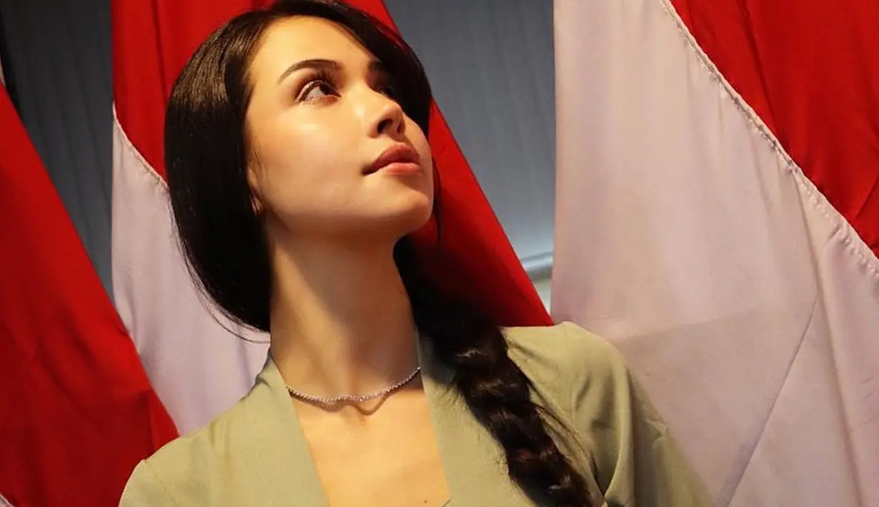Miliki 2 Kewarganegaraan Estelle Linden Akhirnya Jalani Sumpah Jadi