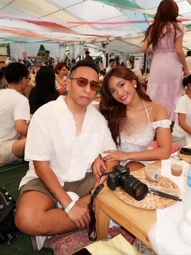 7 Potret Artis di Acara Cake Picnic Story Hesti Purwadinata, Bergaya ...