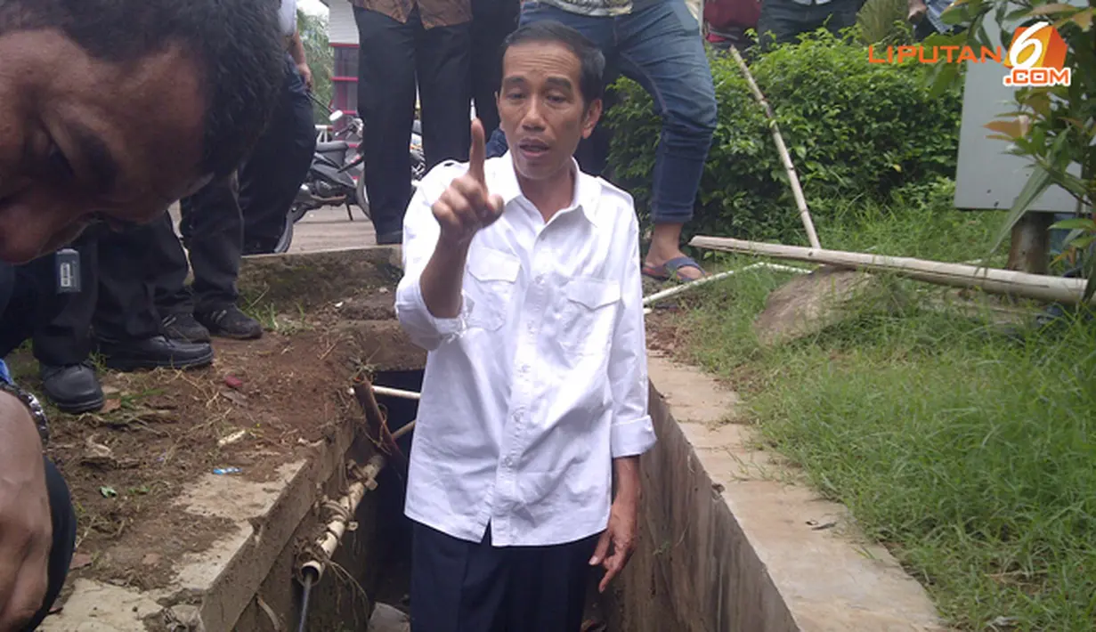 Jokowi Blusukan Masuk Got di Lenteng Agung - Foto Liputan6.com