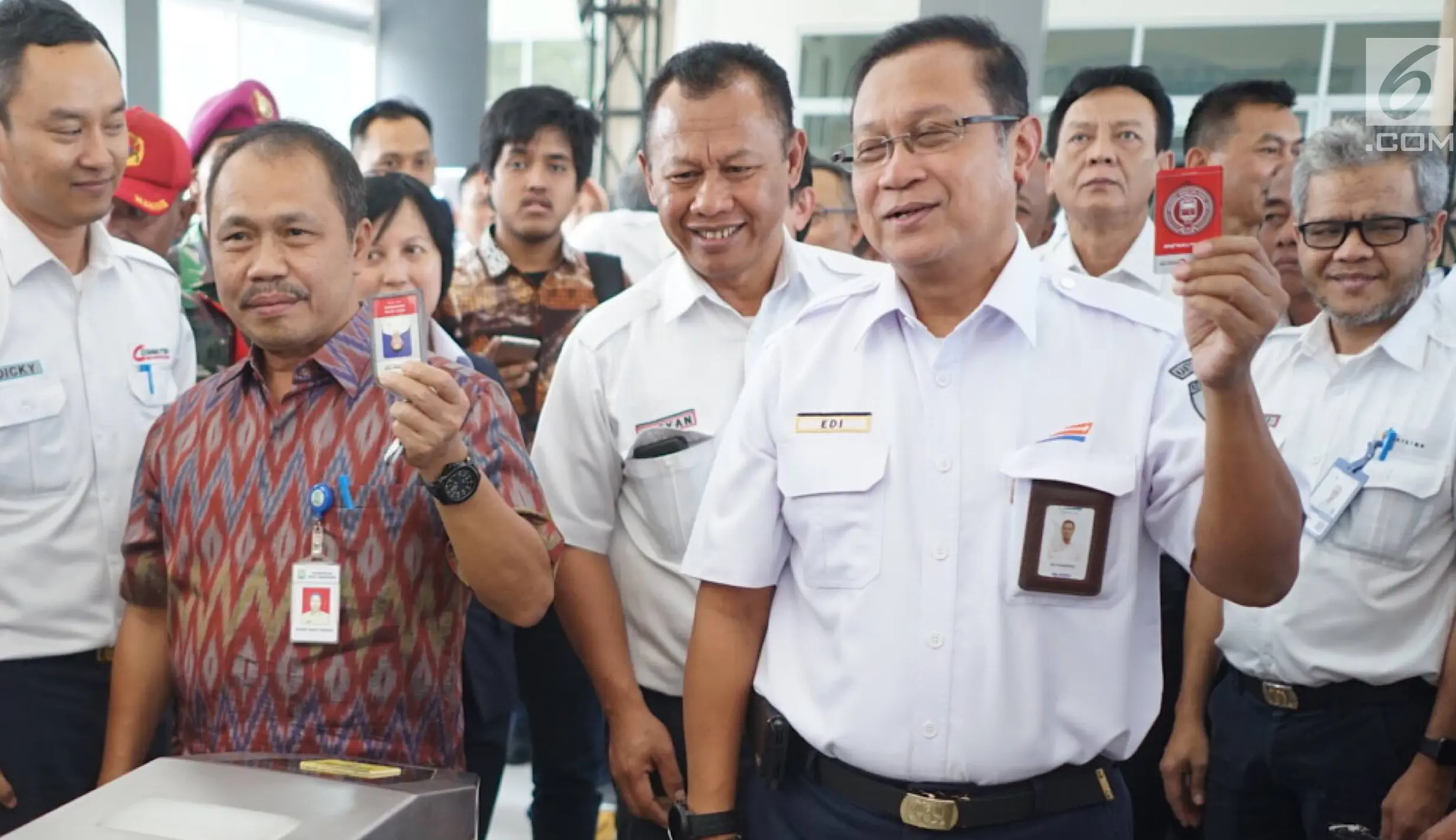 FOTO: KAI Resmikan Fasilitas Skybridge Stasiun Batu Ceper - Foto ...