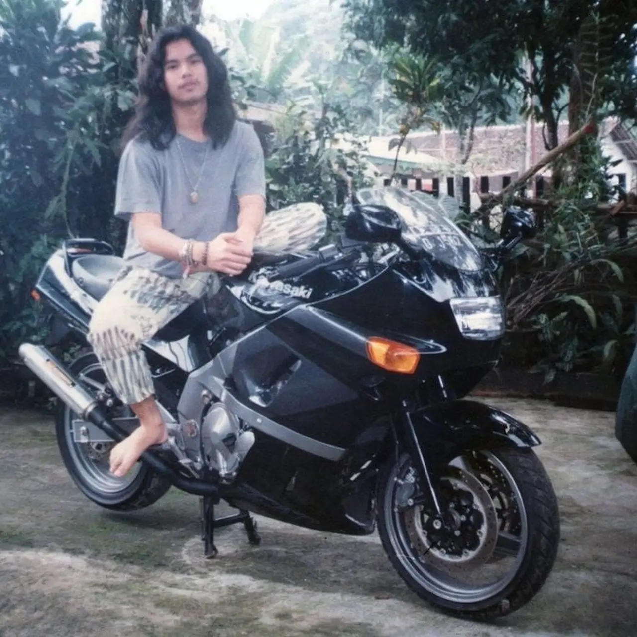 6 Foto Masa Muda Ahmad Dhani Rambut Mullet Hingga Gondrong, Mulan ...