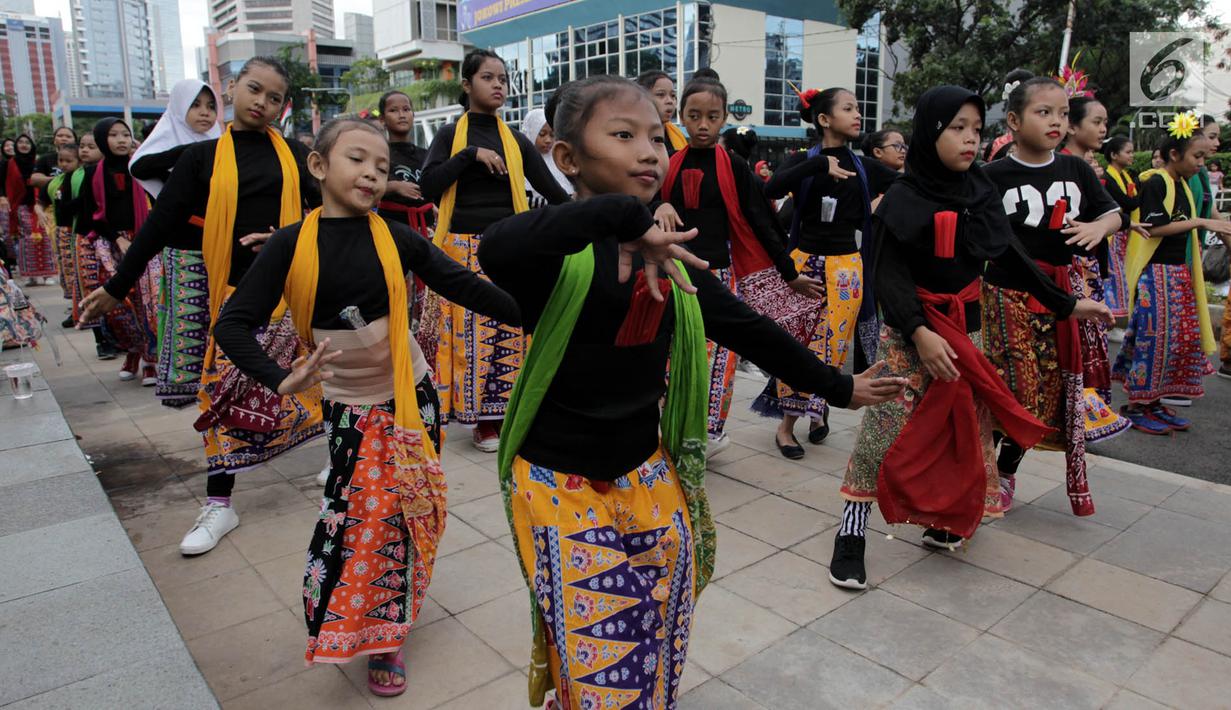 FOTO: Tari Massal Sambut MRT Jakarta Meriahkan Car Free Day - Foto ...