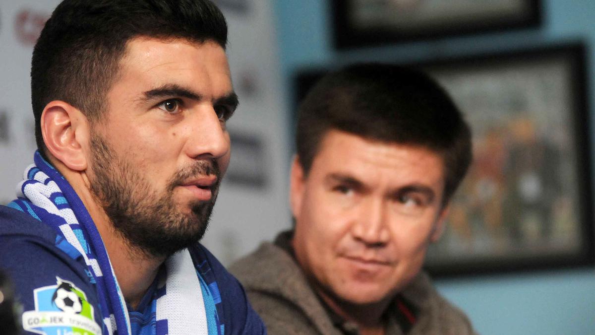 Mengenal Ahmet Atayev, Pemain Turkmenistan Eks Arema dan Persela yang ...