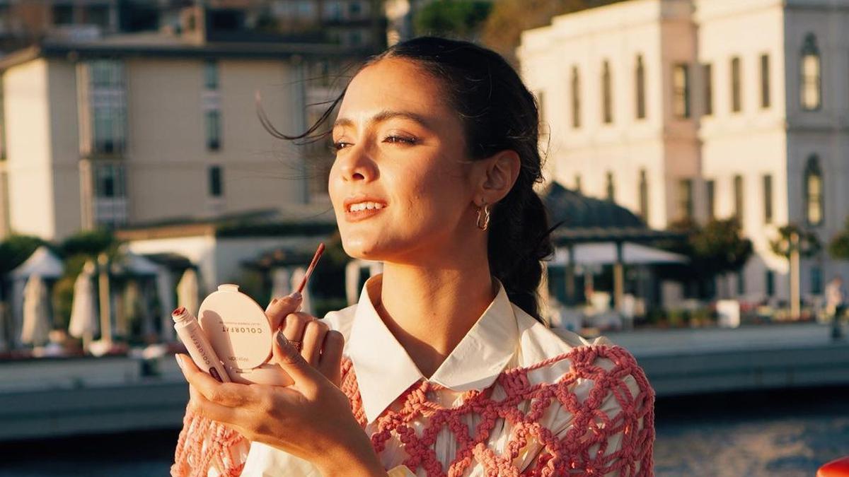 Gemar Mix and Match Outfit, Inilah Deretan Outfit Stylish dari Amanda ...