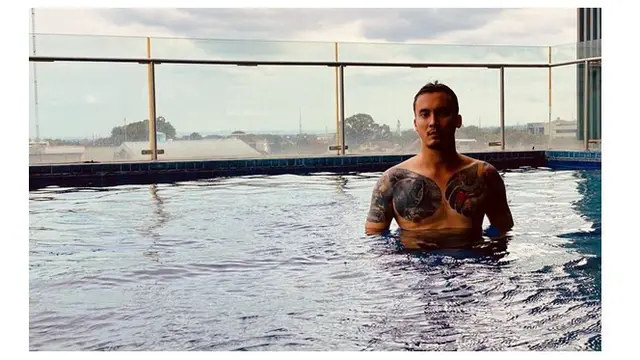 6 Potret Rendy Kjaernett Pamer Tato di Tubuh, Ada Wajah Syahnaz Sadiqah ...