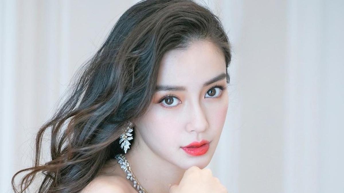 6 Potret Keanggunan Angelababy, Model Asal Hong Kong Sebagai Perempuan ...