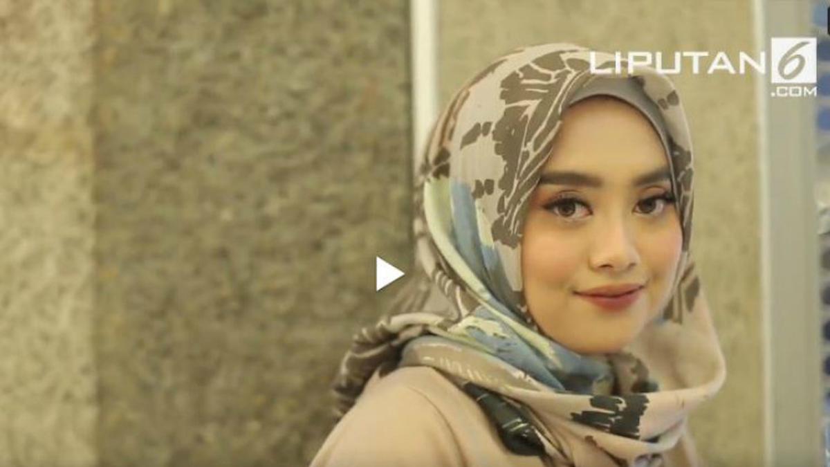 Cara Simpel Pakai Hijab Motif untuk Tampilan Playful dan Stylish - Islami Liputan6.com