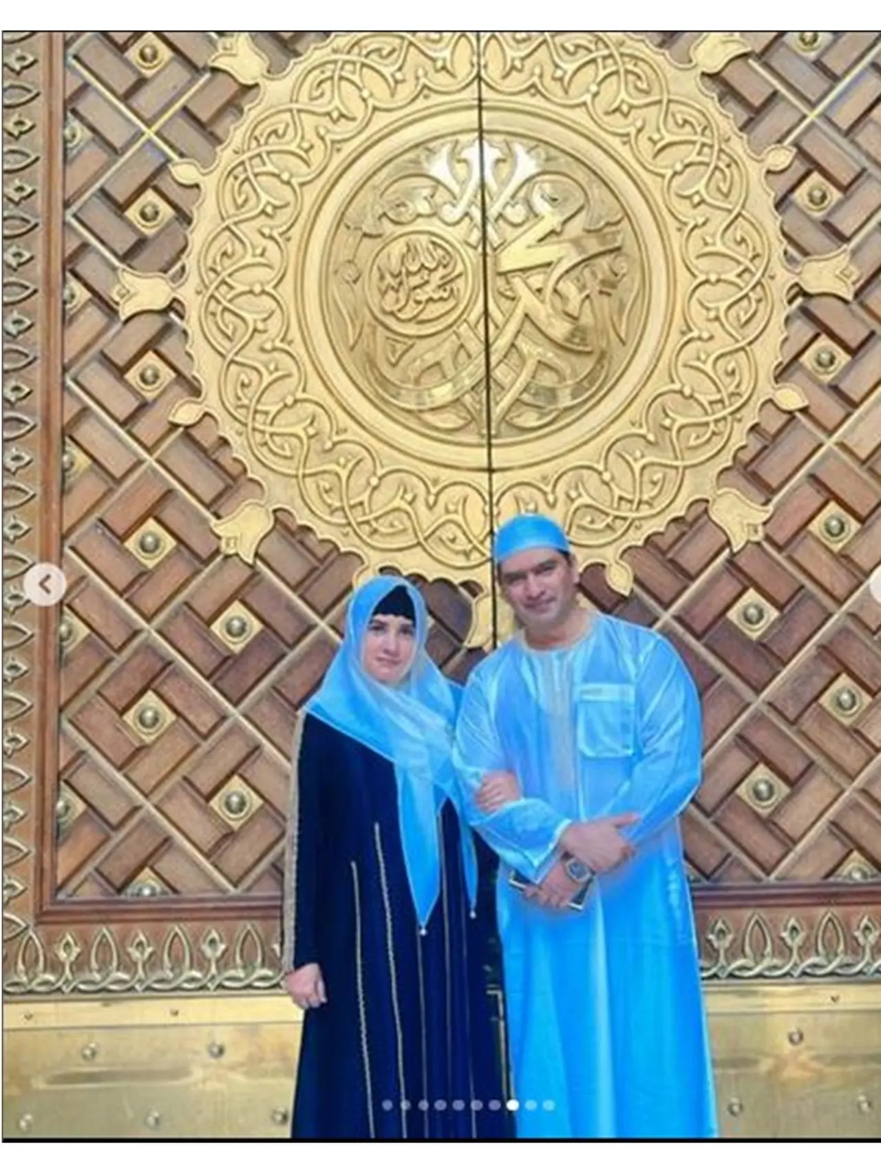 6 Potret Fadia A Rafiq Jalani Umrah Bareng Sang Suami, Semakin Harmonis ...