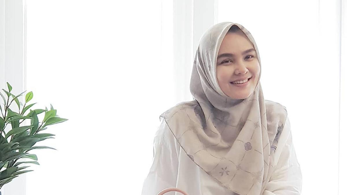 Magnificent Desainer - Ria Miranda: Memengaruhi Tren Busana Muslim ...