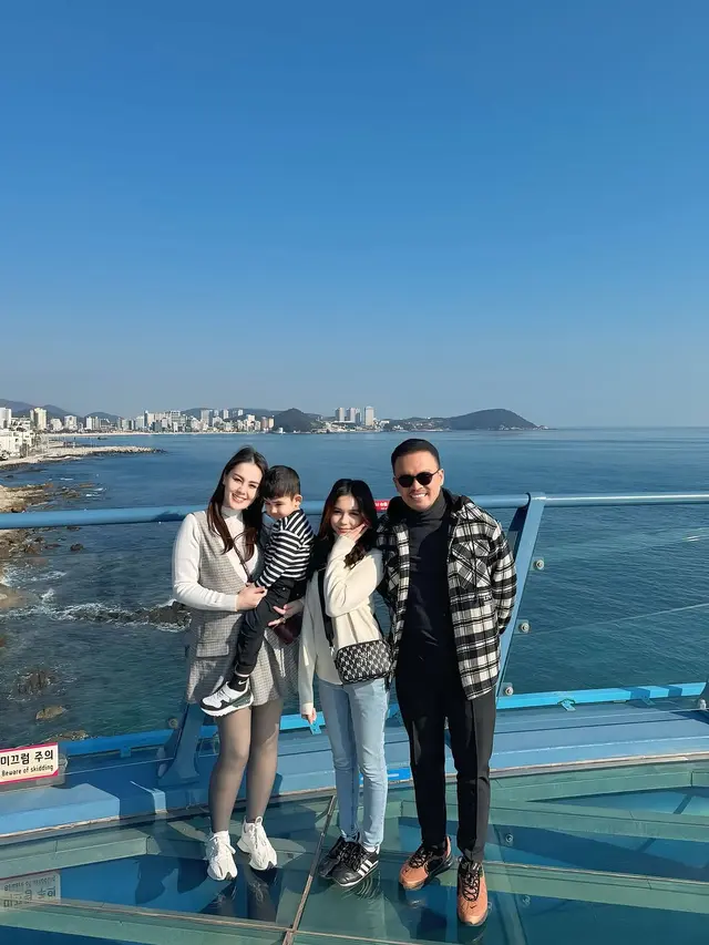 Penuh Bahagia, 4 Potret Jennifer Dunn dan Faisal Haris Nikmati Liburan ...