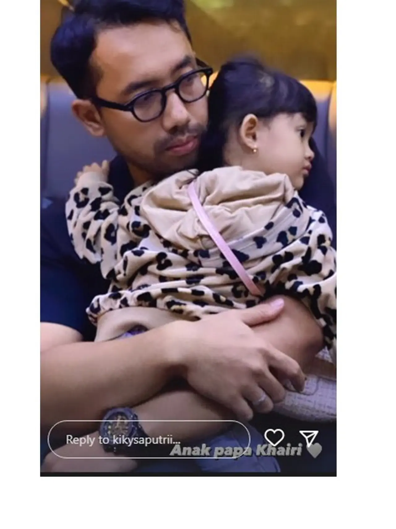 7 Potret Kiky Saputri dan Suami Ajak Anak Angkat Liburan Bersama, Curi Perhatian - Hot Liputan6.com