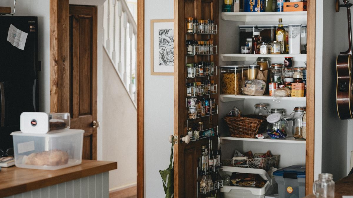 Cara Mudah Menata Pantry agar Tetap Rapi dan Bahan Mudah Dicari