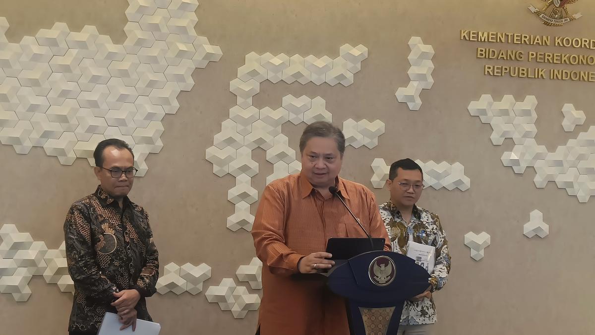 Ditanya Soal Gaji ke-13 dan 14 PNS Dihapus, Menko Airlangga Lempar ke ...